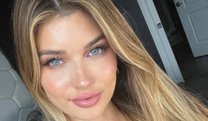 Hayley Maxfield InstaBiography | Instagram Biography