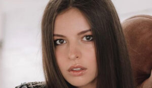 Julia Zu - Bio, Age, Height, Wiki, ️ | Instagram Biography